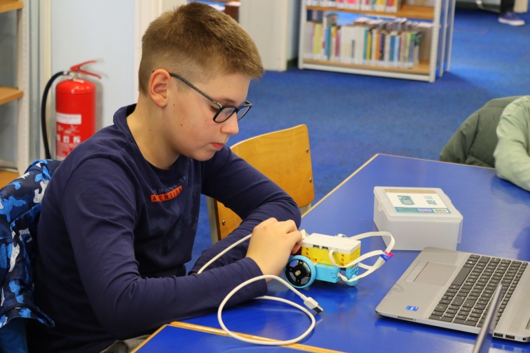 Više od 1000 djece svih dobnih skupina sudjelovalo na STEM tjednu „Let's STEM together“ održanom ...